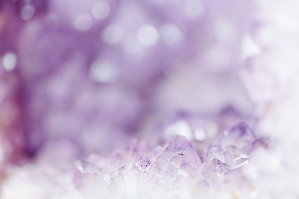 Abstract amethyst background - Mundo Ayurdevas